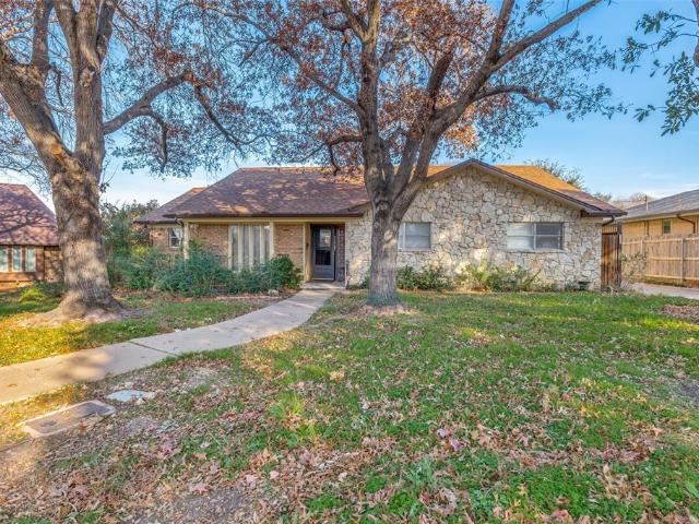 305 Cedar Creek Ct, Fort Worth, TX 76103 | MLS #21148