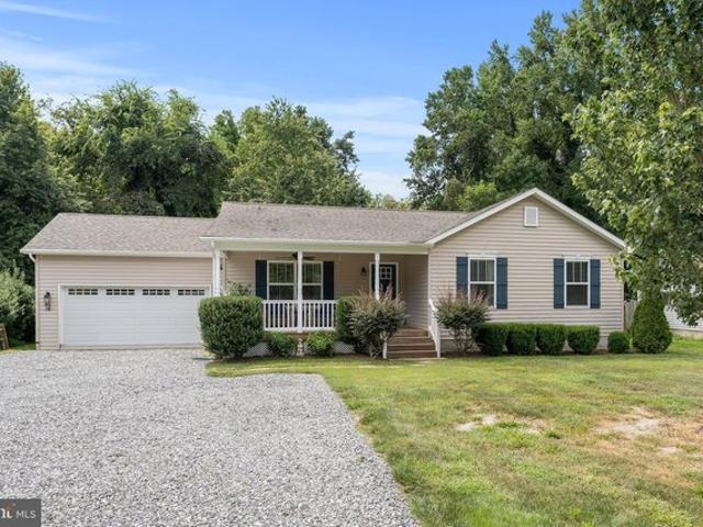 305 Cedar Ln, Colonial Beach, VA 22443
