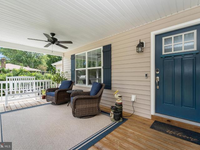 305 Cedar Ln, Colonial Beach, VA 22443 | MLS #VAWE2011 | Compass