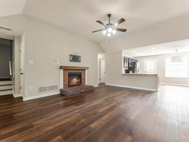 305 clay st