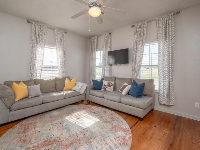 305 Clements