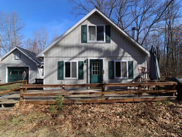 305 Autumn Ln, Roscommon, MI 48653