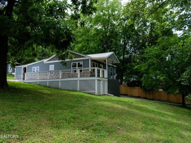 305 Augusta Ave, Maryville, TN 37804