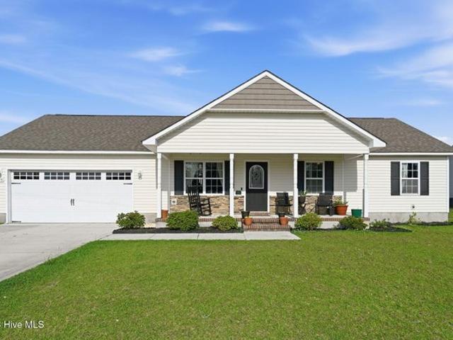 305 Basil Ct, Hubert, NC 28539