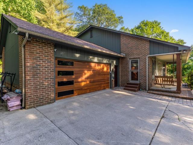 305 Braewood Lane