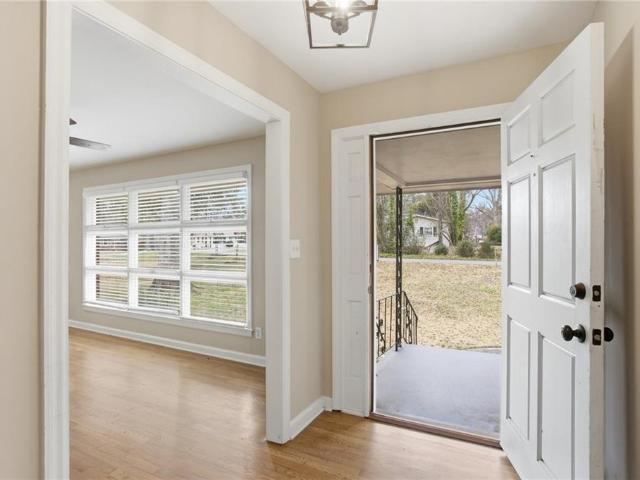 305 Brookwood Drive SW