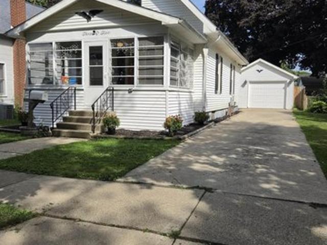 305 Giles Ave, Blissfield, MI 49228