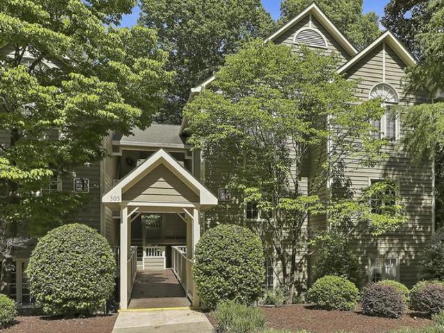 305 Glen Echo Ln Apt M, Cary, NC 27518