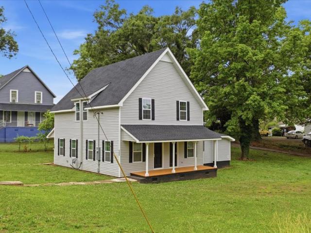 305 Grove Avenue SE