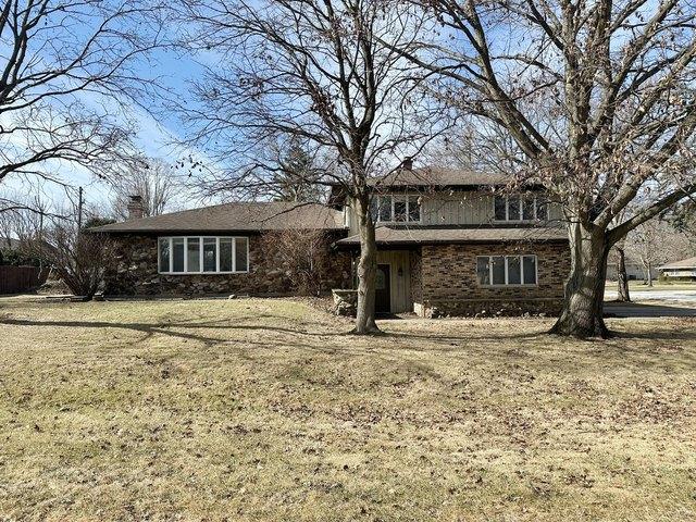 305 Doxbury Ln, New Lenox, IL 60451