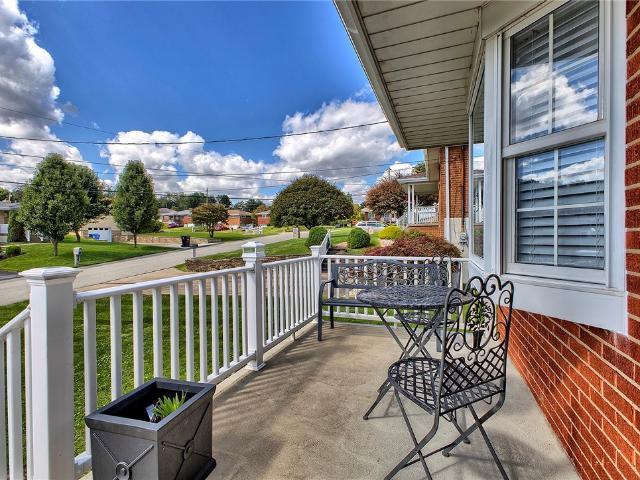 305 Donna Dr