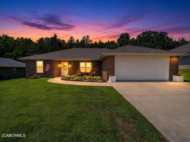 305 Davis Dr, Holts Summit, MO 65043