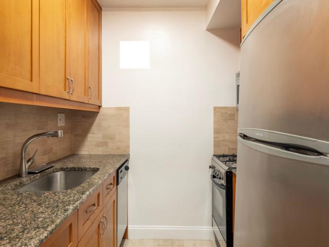 305 E 40TH Street 14V