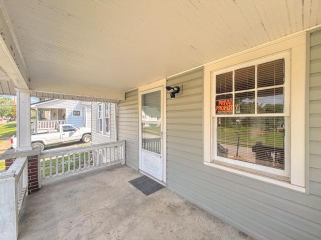 305 E 4th Street