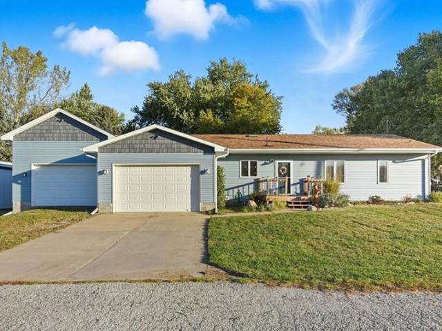 305 E 1st St, Malvern, IA 51551
