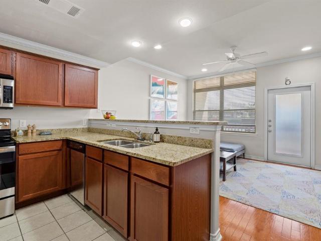 305 E 31st St # 2