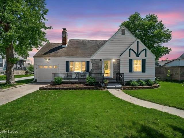 305 E 3rd St, Brookston, IN 47923