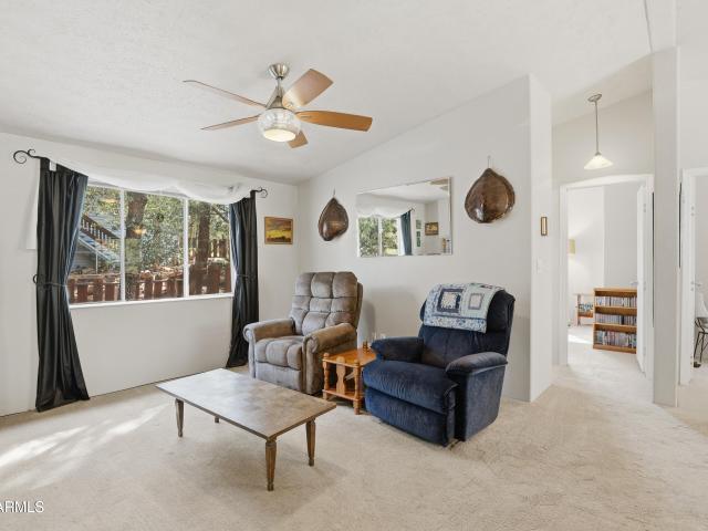 305 E Eidelweiss Circle