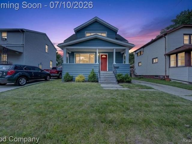 305 E Jarvis Ave, Hazel Park, MI 48030