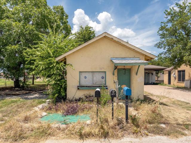 305 E Main St
