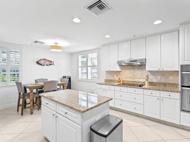 305 E Ocean Ave, Unit TH7, Lantana, FL 33462 | MLS #R11148