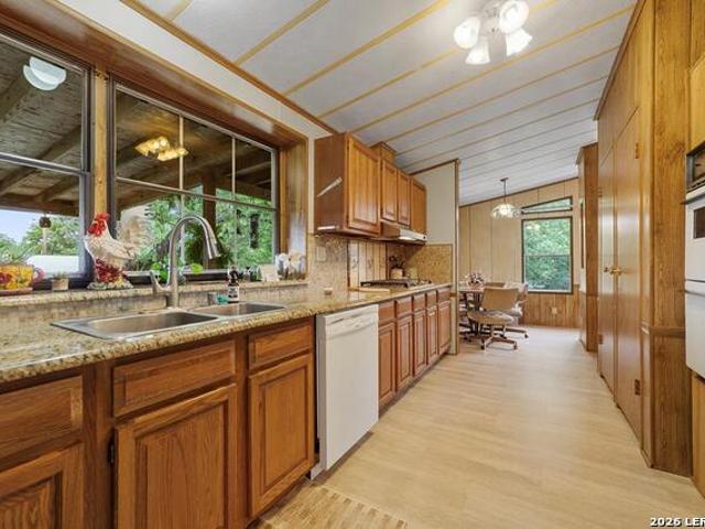 305 E Silver Hills Rd