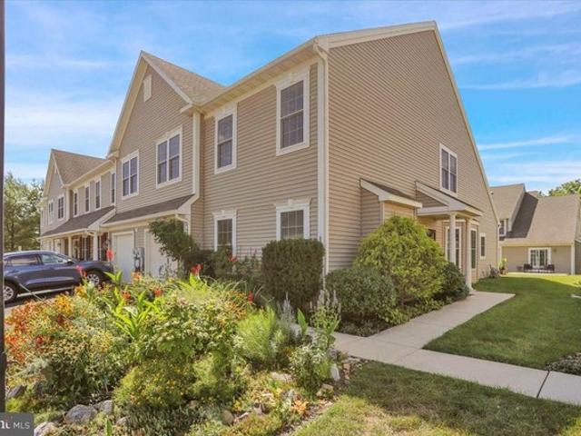 305 Emerald Ln, Reading, PA 19610