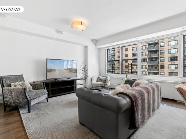 305 East 40th Street, New York, NY