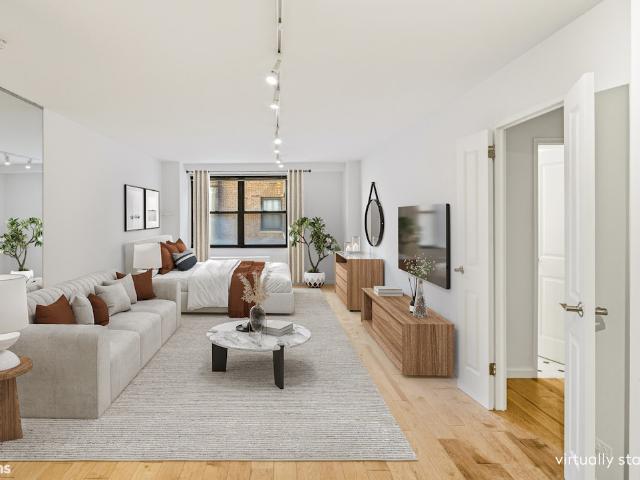 305 East 40th Street, New York, NY
