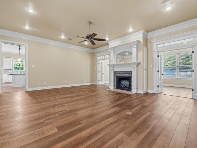 305 Edgewood Dr