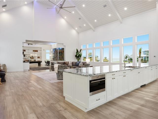 305 Estes Dr, Rockport, TX 78382 | MLS #469088