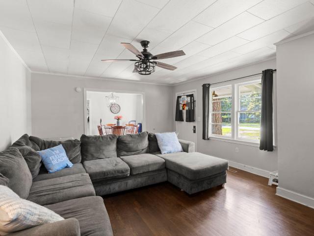 305 Forest Circle
