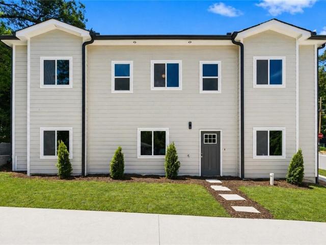 305 Fairburn Road NW