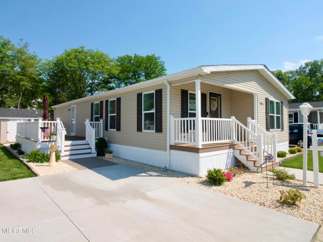 305 Farm Road