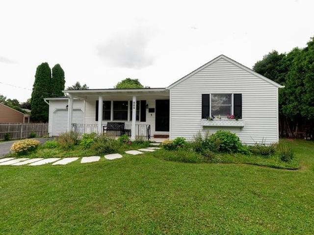 305 Fern Rd, Syracuse, NY 13219