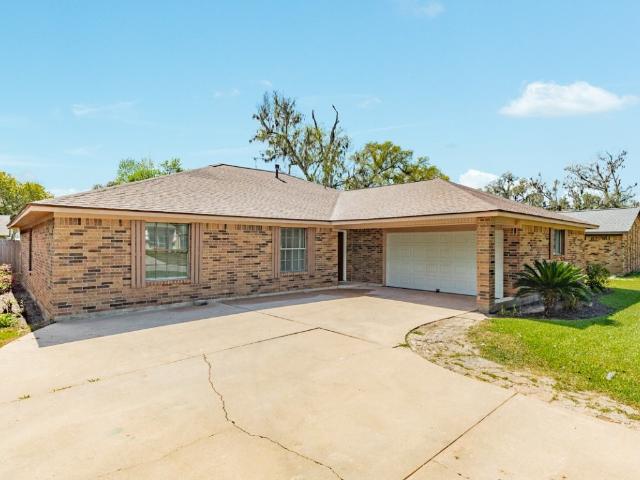305 Freeman Blvd, West Columbia, TX 77486 | MLS #54078