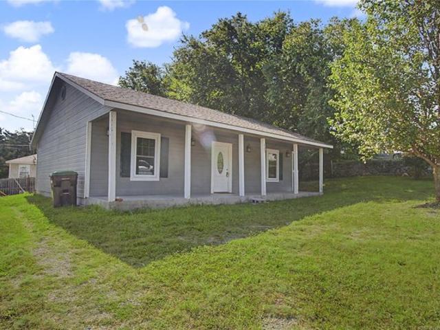 305 Keetoowah Ct, Tahlequah, OK 74464