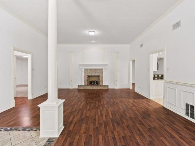 305 Kelli Circle