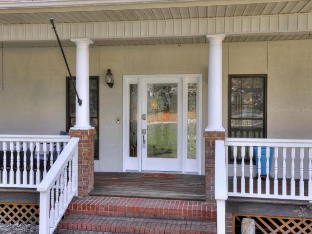 305 Kingfisher Point