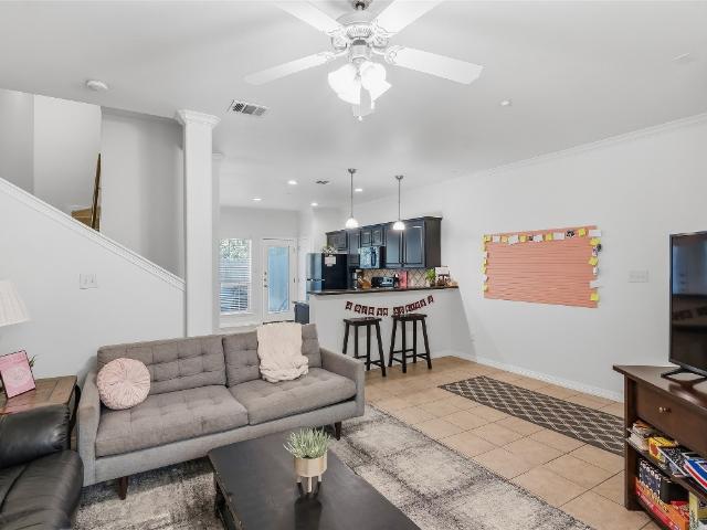 305 Holleman Drive E 801