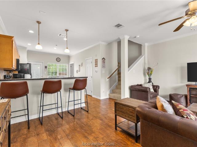 305 Holleman Drive E 1307