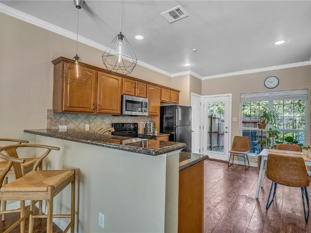 305 Holleman Drive E 1506