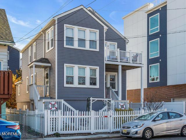 305 Hamilton Avenue