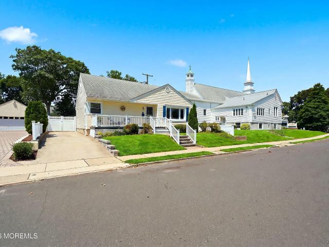 305 Hammond Avenue