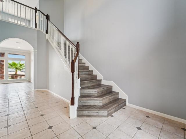 305 Harbor Circle