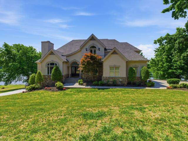 305 Harbor Dr