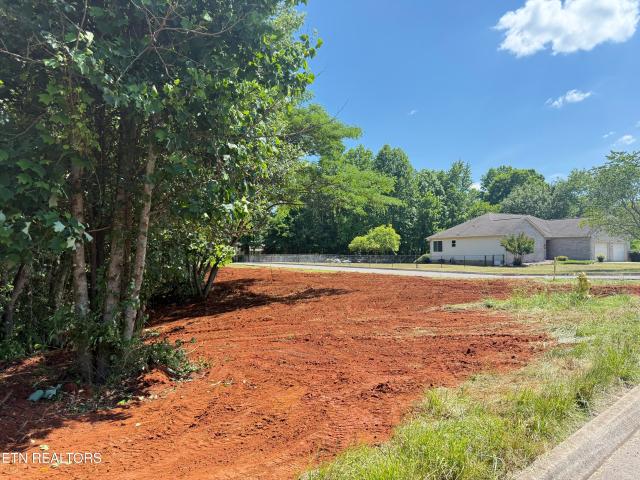 305 Oakwood Estates Drive