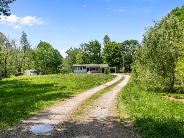 305 Old Bruceton Rd