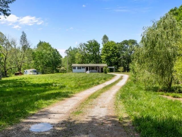 305 Old Bruceton Rd