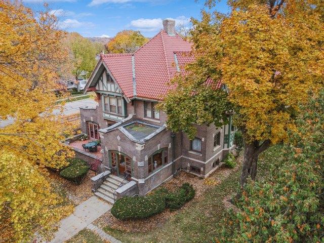 305 Oregon Ave, West Dundee, IL 60118